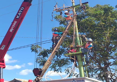 PLN NTT Bangun Jaringan Listrik di 84 Desa - LINTAS NTT