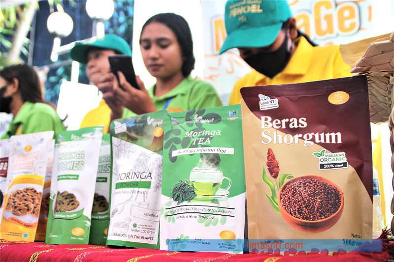 Produk UMKM Binaan Bank NTT Dipamerkan saat Pesparani Katolik Nasional ...