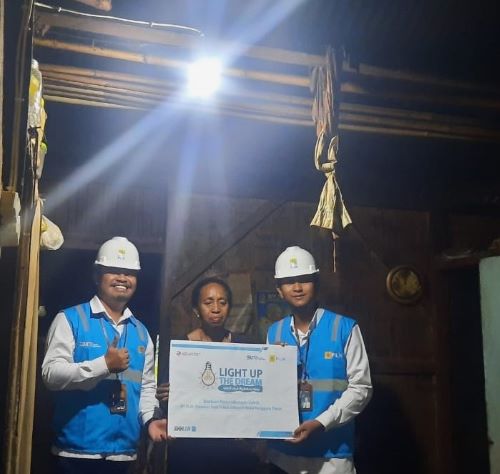 Program Light Up The Dream, Sambung Listrik Gratis Donasi Pegawai PLN ... Program Light Up The Dream, Sambung Listrik Gratis Donasi Pegawai PLN ...